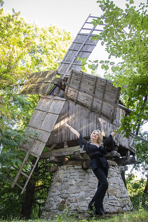 Olga Bălan, super colaborare cu artistul Inanc Inanc din Turcia ...